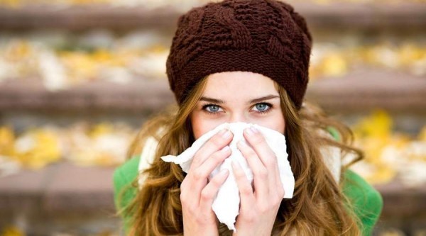 Raffreddore: rimedi naturali, cosa prendere e come curarlo velocemente